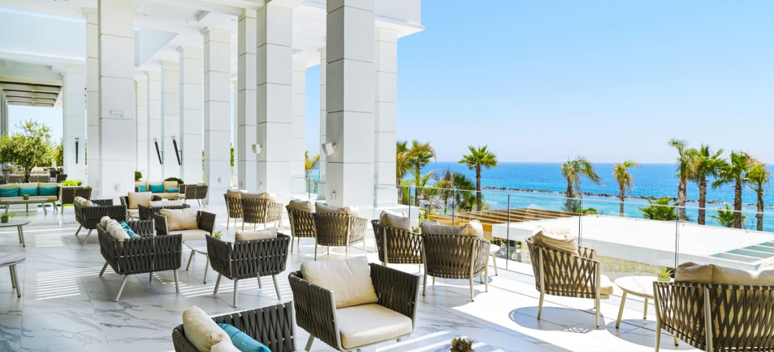 THE LOUNGE BAR | Attica Luxury