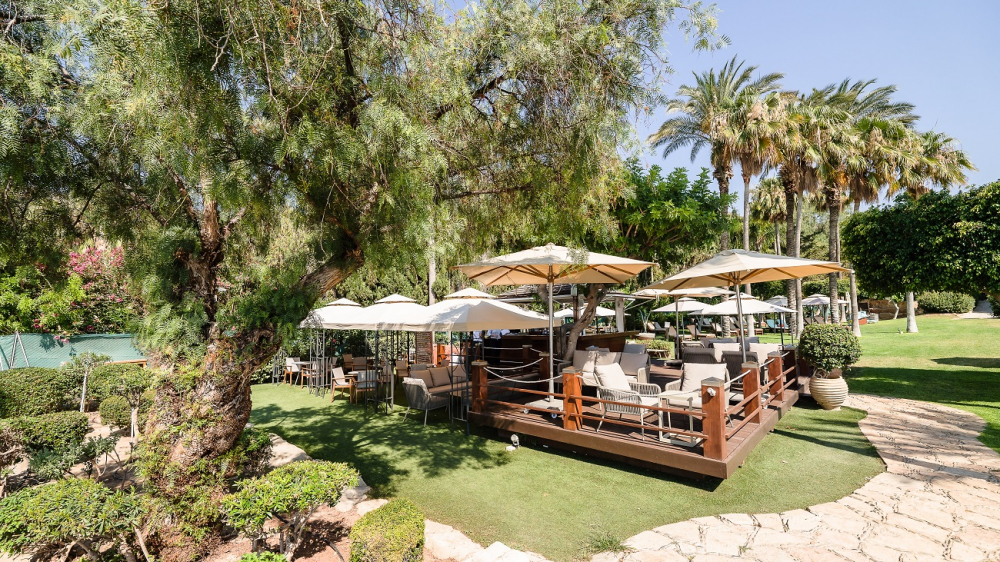 POSEIDON BEACH BAR | Attica Luxury - Luxury holidays in Cyprus