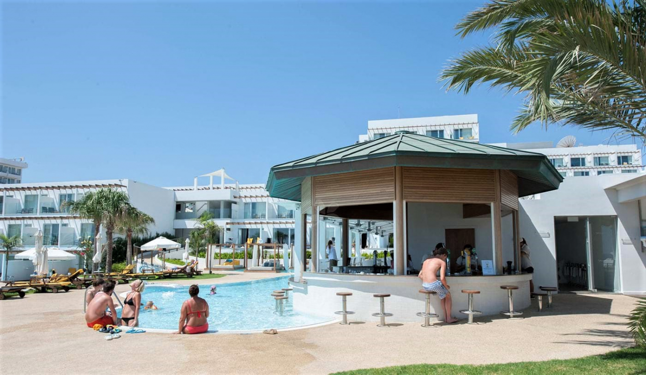 LIQUID PEARL BAR | Attica Luxury - Luxury holidays in Cyprus